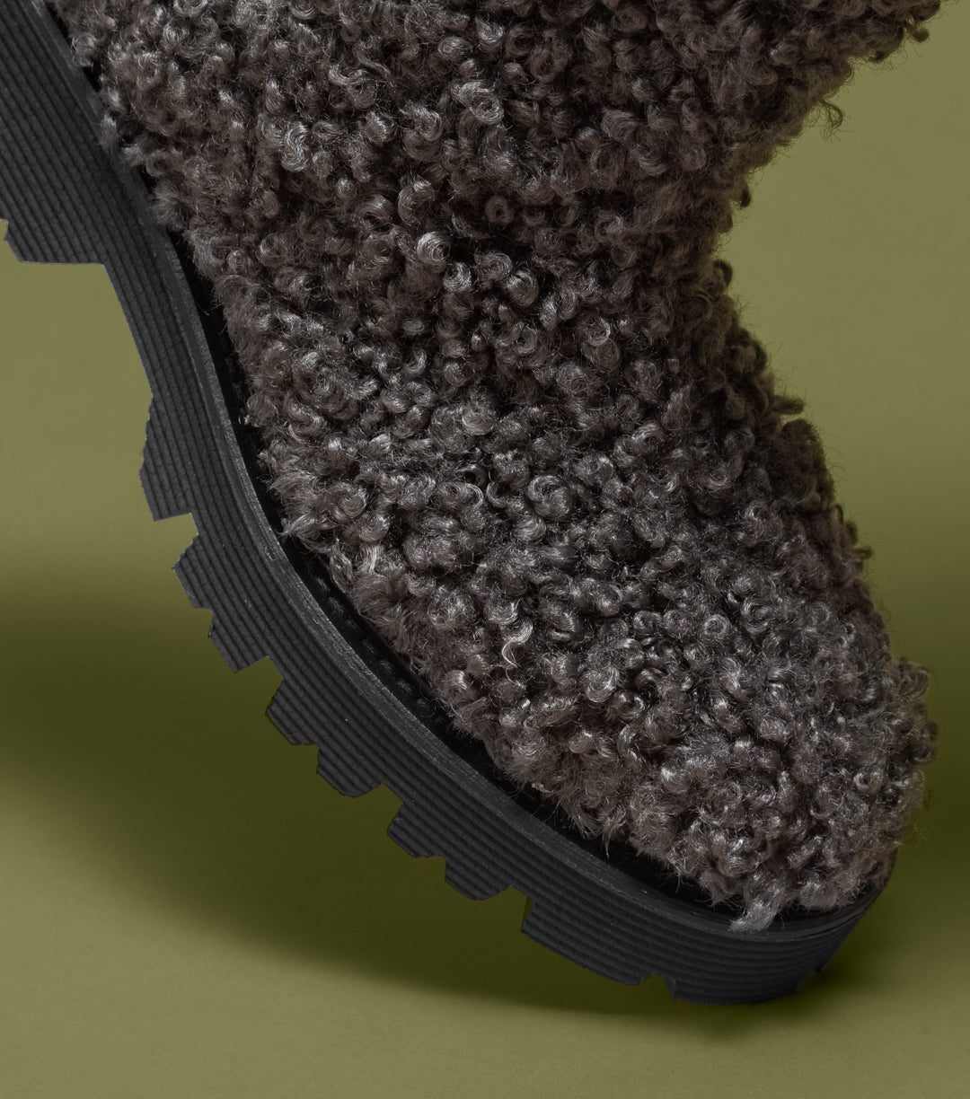 O2 Monde sustainable grey vegan shearling boot, Abu.