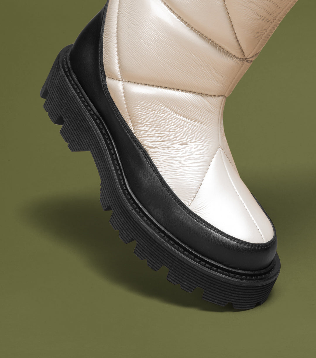 Saso: Perla Puffy-Lack Vegan Pull-on Boot Sustainable | O2 Monde